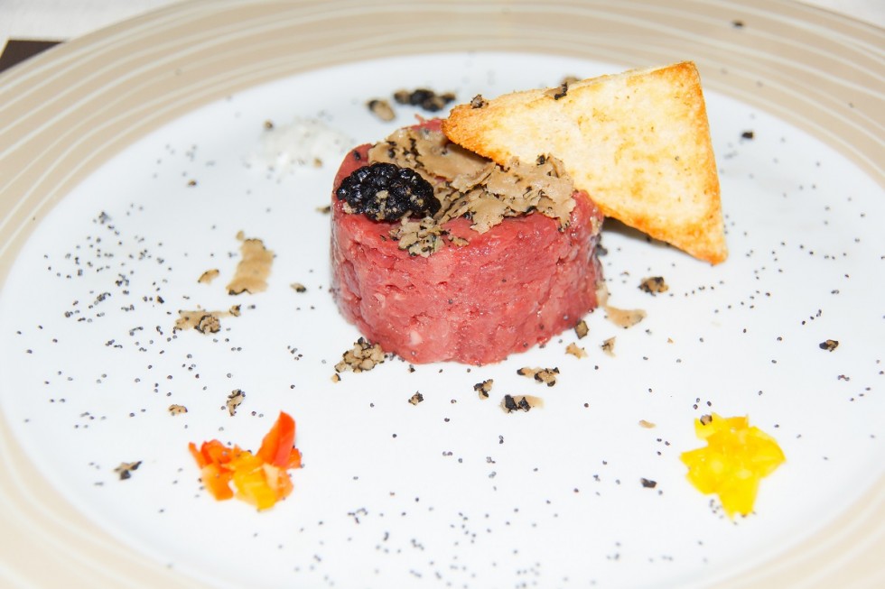 Dry Aged Beef Tatare with truffles - Dry Ager Australia & NZ